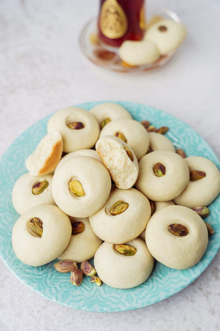 Ghraybeh (Middle Eastern Shortbread Cookies) - Sarah's Plate