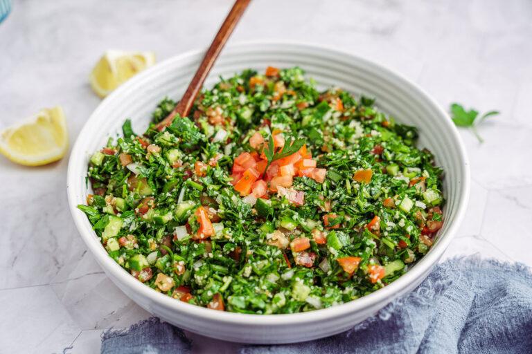 Tabouleh (Middle Eastern Parsley Salad) - Sarah's Plate