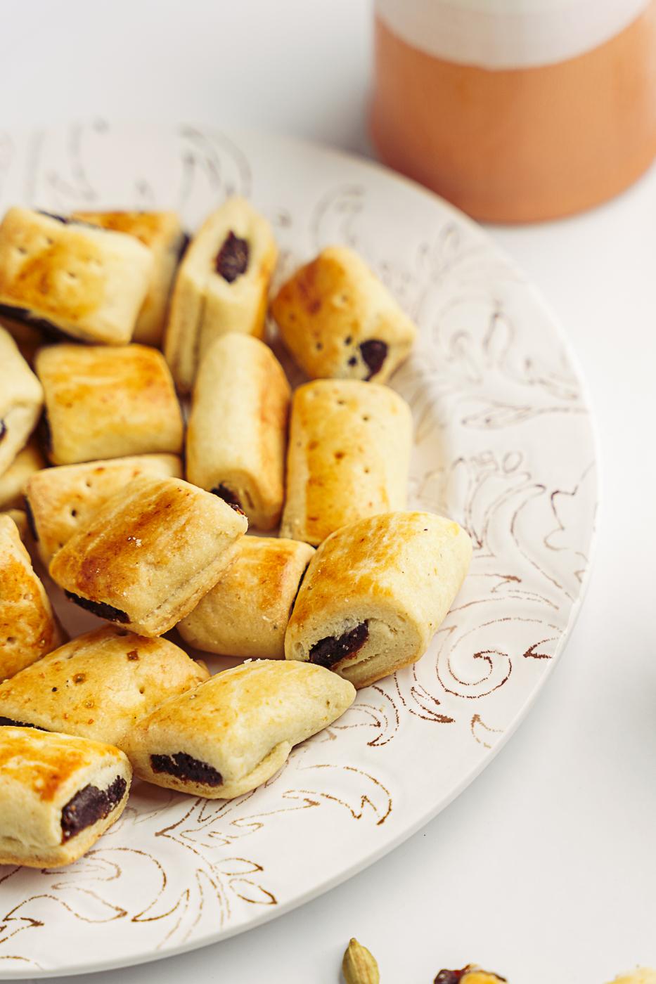 Iraqi Kleicha (Authentic Middle eastern Date Cookies) - Sarah's Plate