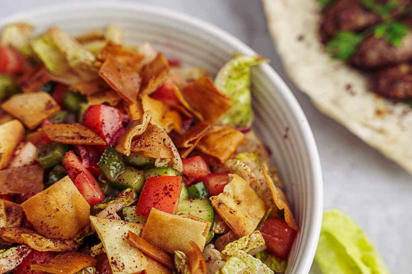 Fattoush Salad (Middle Eastern Bread Salad) - Sarah's Plate